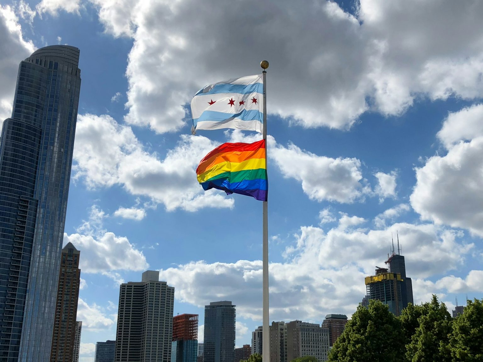 Chicago: LGBTQ+-Pride Fest & Brew Pass - KARIBIKGUIDE
